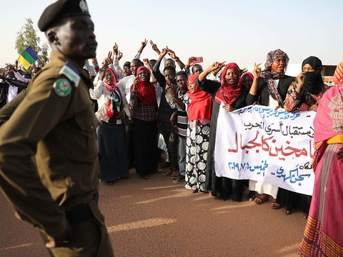 Les parties en conflit au Soudan s'accordent sur la transition - RTN ...