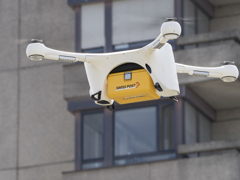 Les drones de la Poste peuvent reprendre leur envol - RJB votre radio ...