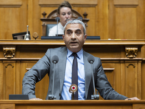 Issu de la migration, Mustafa Atici se verrait au Conseil fédéral - RTN ...