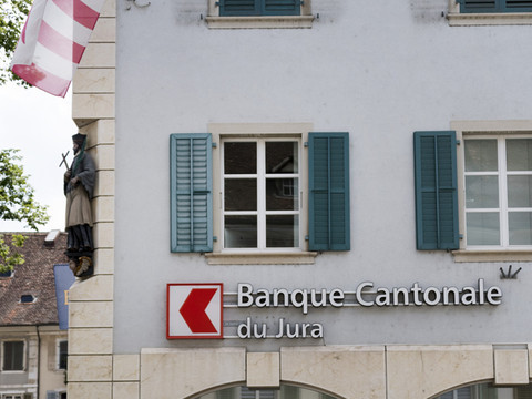 Les banques cantonales entre stabilité et volatilité début 2025 - RTN ...