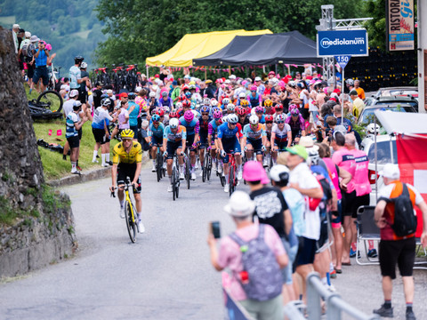 Jonas Vingegaard remporte une étape du Giro 100% tessinoise - RTN votre ...