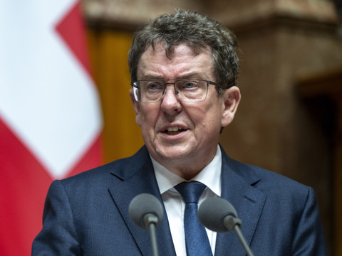 Albert Rösti reprend progressivement le travail en présentiel - RJB ...