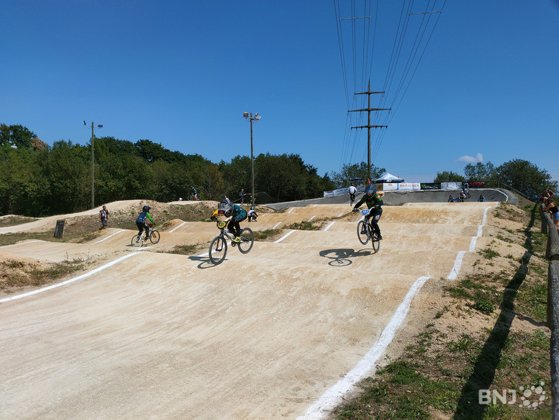 BMX dans les airs à La Béroche - RTN votre radio régionale