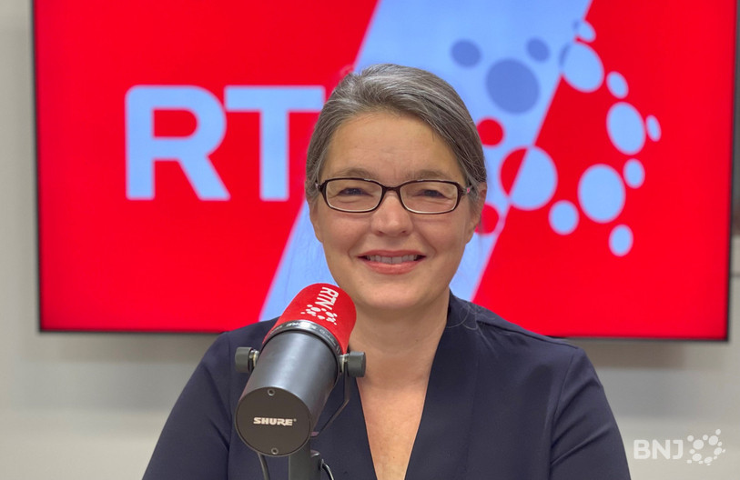 Dans les Coulisses du Château : Sarah Pearson Perret - RTN votre radio ...