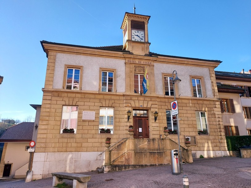 Boudry : 1'055 signatures validées pour une baisse d'impôts - RTN votre ...