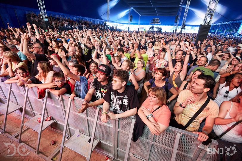 Festi’neuch a accueilli plus de 40'000 festivaliers - RTN votre radio ...