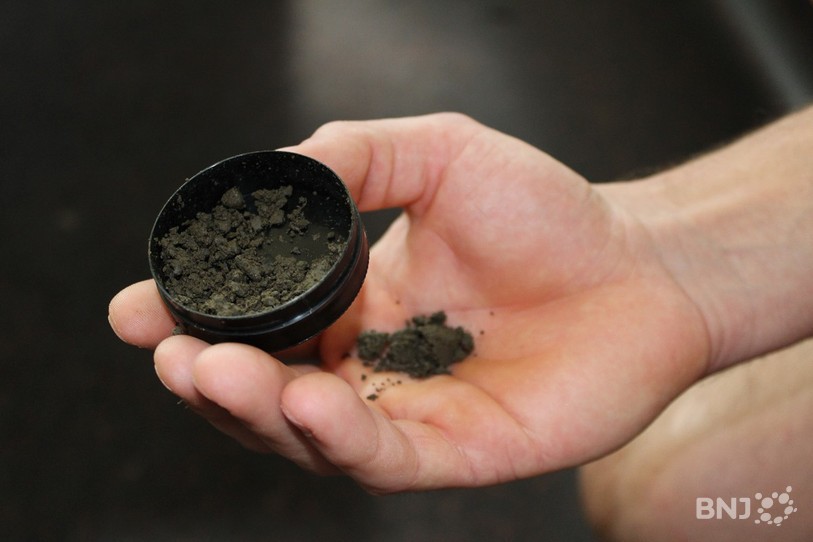 Le snus, une drogue à la mode dans l’élite du hockey sur glace suisse ...