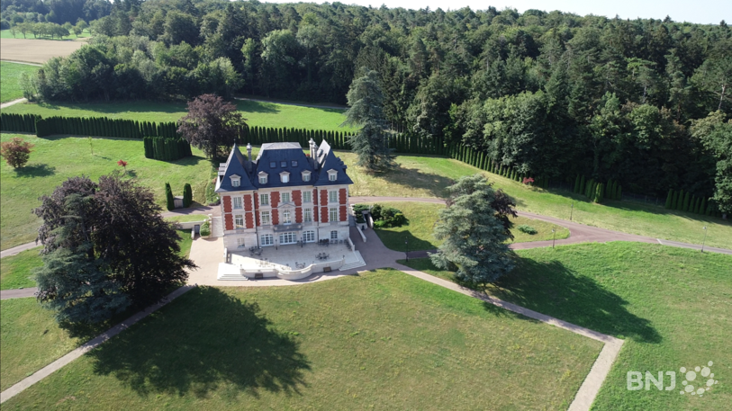 Vol au-dessus du domaine de Mont-Renaud - RFJ votre radio régionale