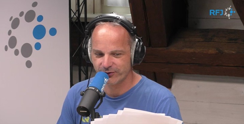 L’autre revue de presse : la dernière avant les vacances ! - RFJ votre radio régionale