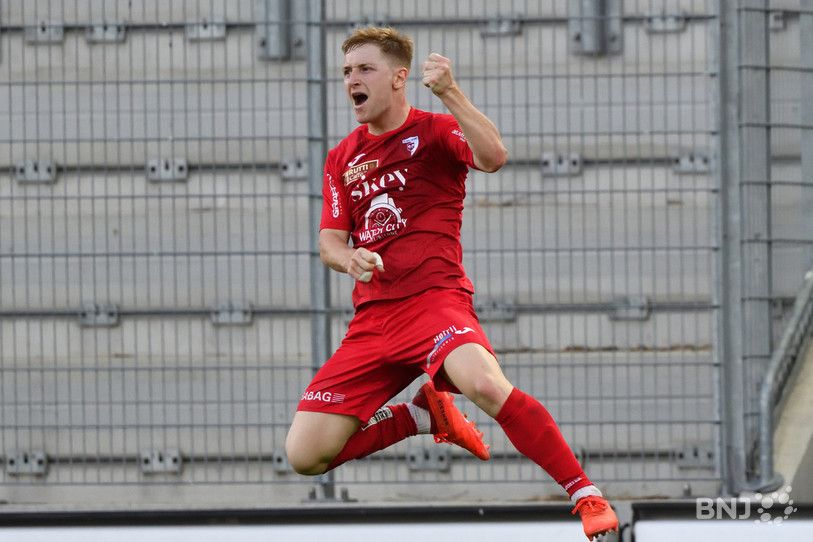 Nathan Garcia signe son premier contrat professionnel - RFJ votre radio ...