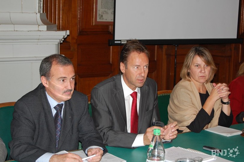 Budget 2012 dans le noir à Neuchâtel - RTN votre radio régionale