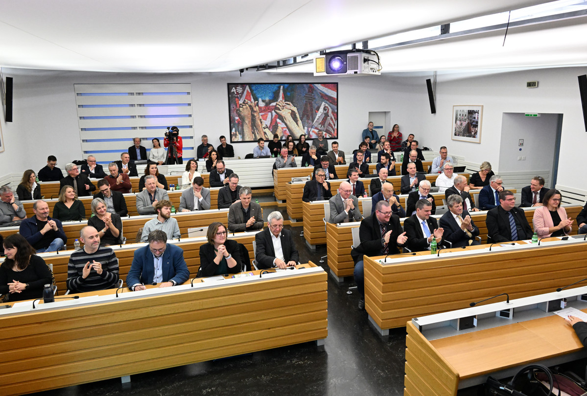 La nouvelle répartition des sièges au Parlement jurassien est définitive - RFJ votre radio régionale