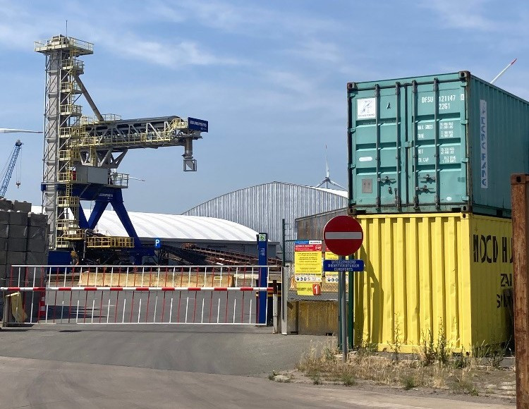 « Le monde en cause » : la drogue gangrène le port d’Anvers - RFJ votre ...