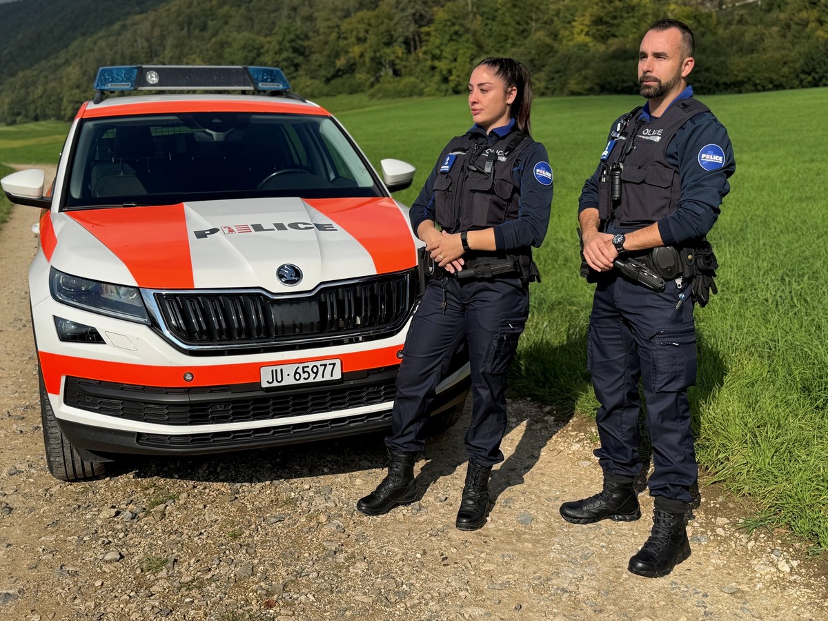 Nouvelle tenue pour la police jurassienne - RFJ votre radio régionale